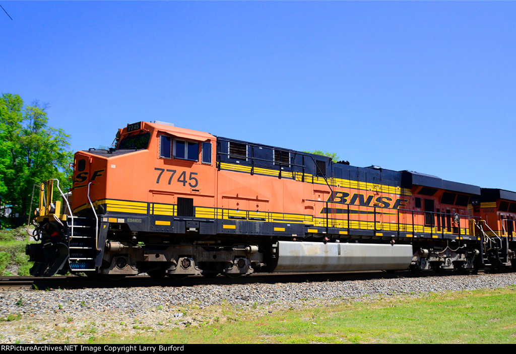 BNSF 7745